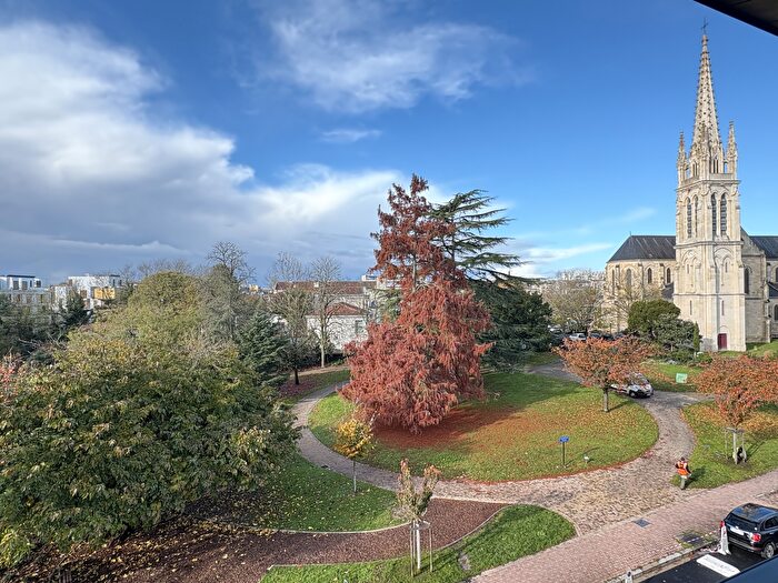 Appartement à louer - Bordeaux, Parc Bordelais - 2 pièces - 1 chambre