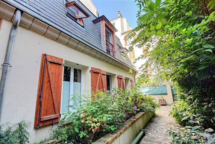 Maison à louer - République, Puteaux - 3 pièces - 1 chambre