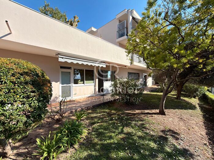 Appartement à vendre - Le Cannet, Aubarède - 3 pièces - 2 chambres