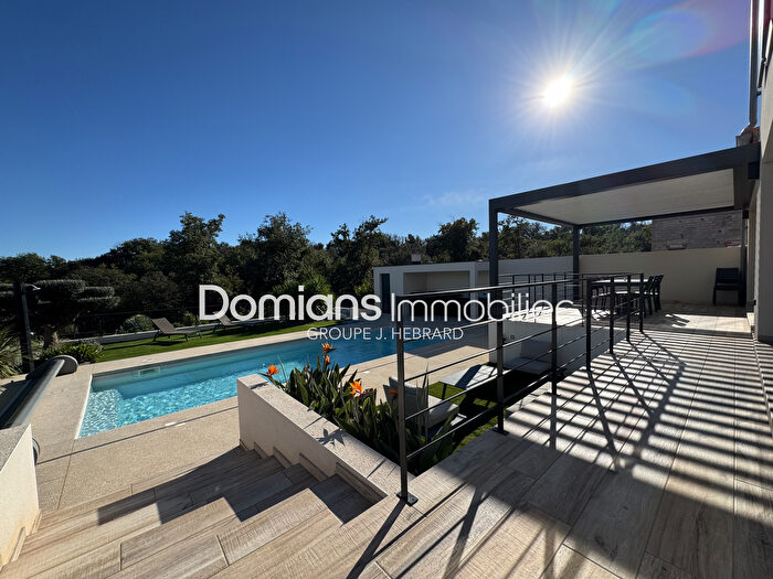 Maison à vendre - Sainte-Colombe-de-la-Commanderie - 5 pièces - 4 chambres