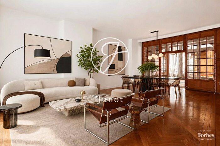 Paris 16ème, Chaillot : Appartement 4 pièces à vendre