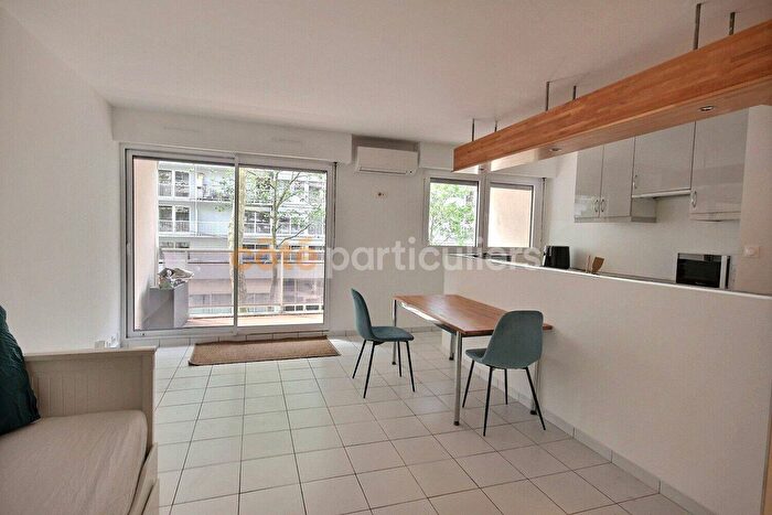 Secrétan, Paris 19ème arrondissement - Appartement 1 pièce à louer