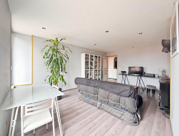 Appartement à vendre - Roanne, Gare - 3 pièces - 2 chambres