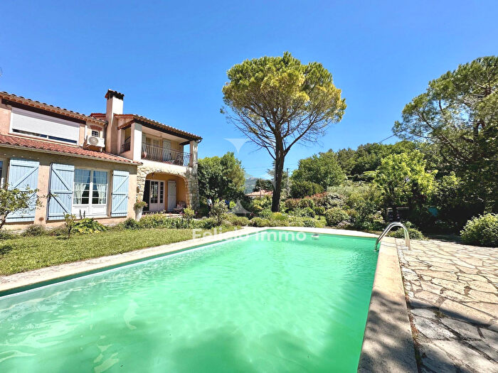 Châteauneuf-Grasse - Maison 5 pièces à vendre