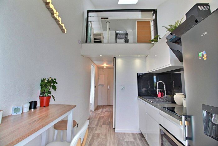 Appartement à louer - Guillotière, Lyon ème arrondissement - 2 pièces - 1 chambre