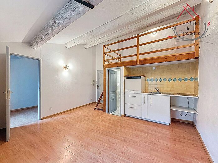 Appartement à louer - Caromb - 2 pièces - 1 chambre