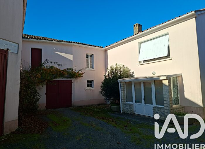 Maison à vendre - Saint-Michel-le-Cloucq - 7 pièces - 4 chambres