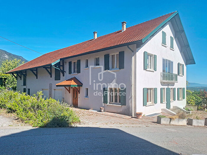 Maison 8 pièces à vendre à Chevrier
