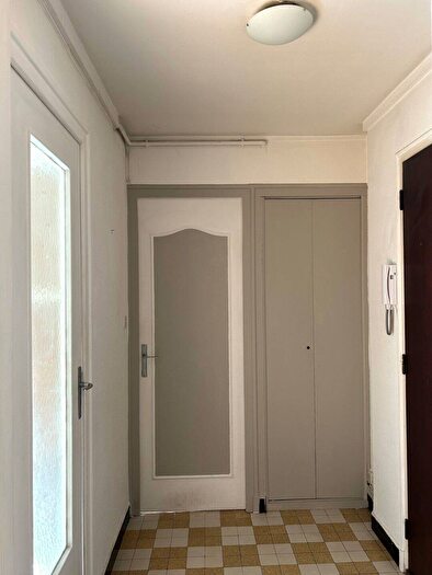 Appartement à louer - Laënnec, Lyon ème arrondissement - 2 pièces - 1 chambre