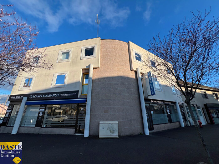 Appartement à louer - Pontault-Combault, Mairie, Rouxel - 2 pièces - 1 chambre