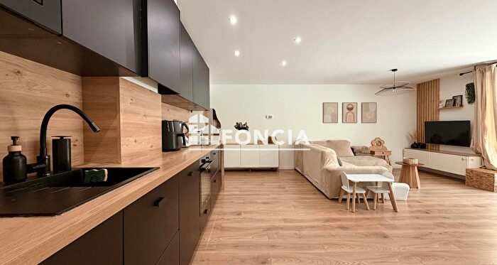 Appartement à vendre - Meylan, Centre-ville - 4 pièces - 3 chambres