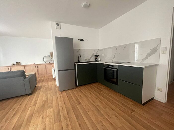 Appartement à louer - Pasteur Margnolles, Caluire-et-Cuire - 2 pièces - 1 chambre