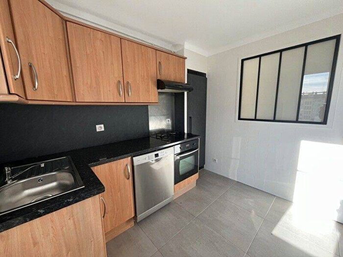 Appartement à louer - Croix Luizet, Villeurbanne - 3 pièces - 2 chambres