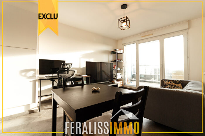 Appartement à vendre - Pontoise, Saint-Martin - 2 pièces - 1 chambre