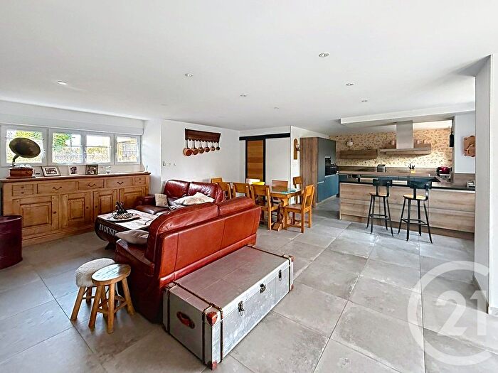 Maison à vendre - Saint-Jean-dAssé - 5 pièces - 4 chambres