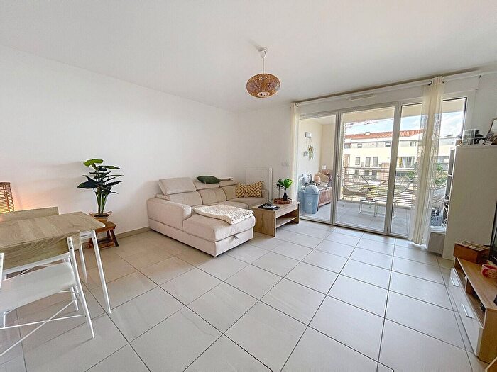 Appartement à louer - Saint Mitre les Granettes Pey Blanc, Aix-en-Provence - 1 pièce