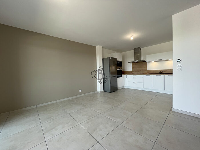 Luc-la-Primaube : Appartement 2 pièces à louer