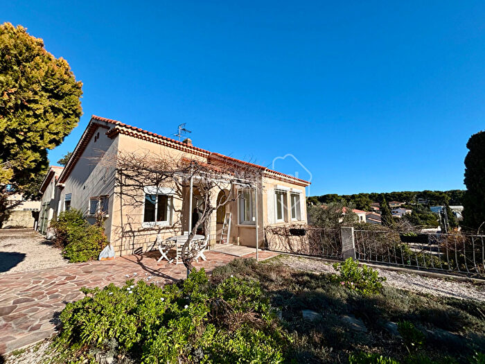 Appartement à louer - Martigues, Laurons, Carro, La Couronne, Croix-Sainte - 4 pièces - 3 chambres
