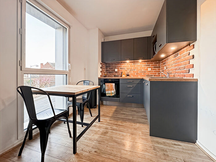 Appartement à louer - Quartiers Ouest, Arsenal, Redon - 3 pièces - 2 chambres