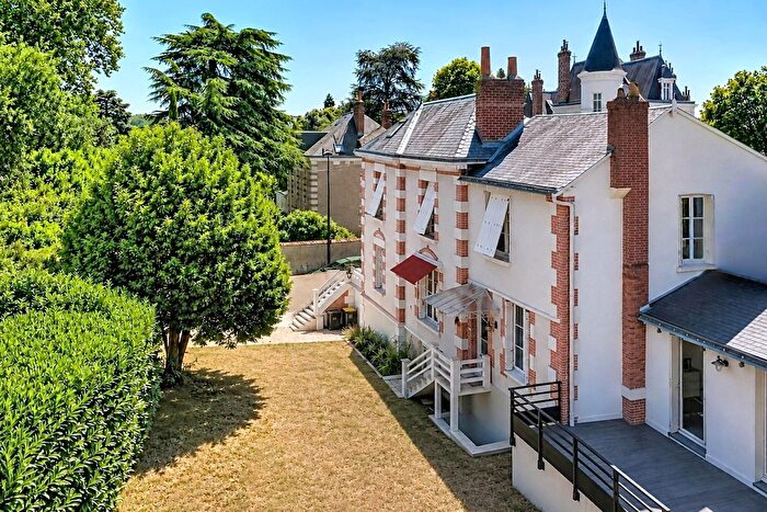 Saint-Cyr-sur-Loire, Cèdres, Cottage Park : Maison 6 pièces à vendre