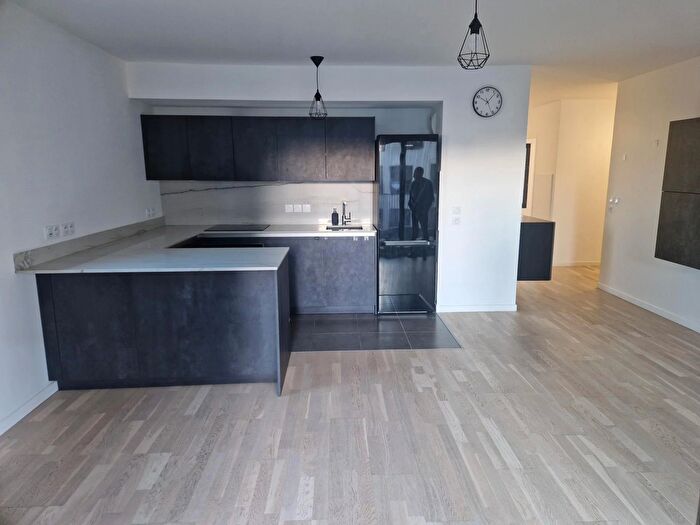 Appartement à louer - Chevilly-Larue, Bretagne - 3 pièces - 2 chambres