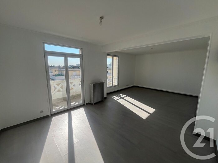 Colombes, Europe : Appartement 2 pièces à louer