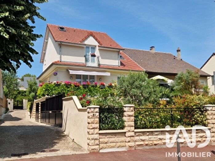 Chatou, Est : Maison 5 pièces à vendre