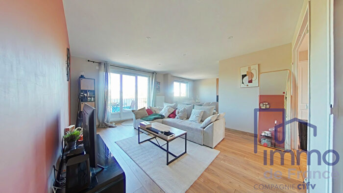 Saint-Étienne, Crêt de Roc : Appartement 3 pièces à vendre
