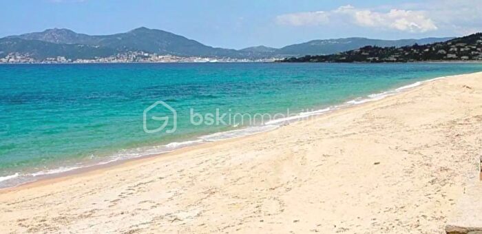 Maison à vendre - Albitreccia - 4 pièces - 3 chambres