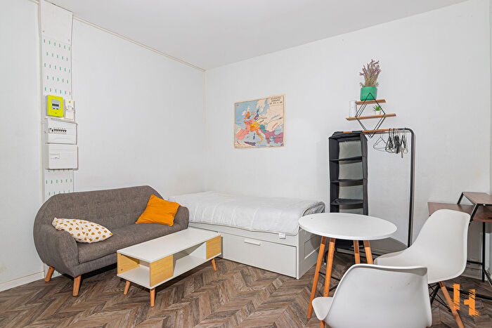 Appartement à louer - Saint-Étienne, Tardy, Colline des Pères, Bizillon - 1 pièce