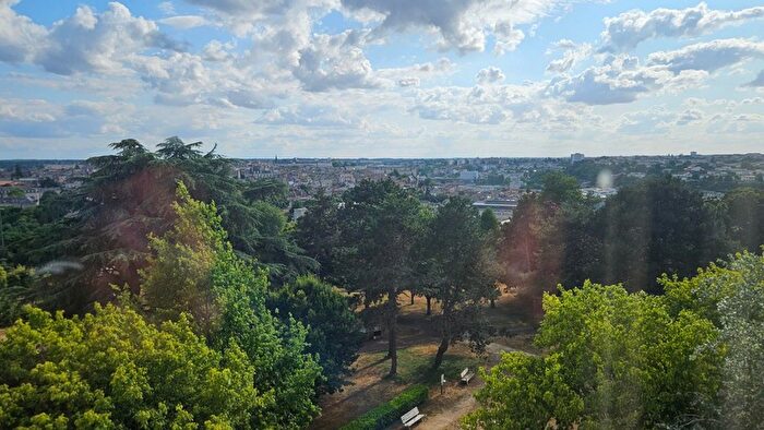 Appartement à vendre - Poitiers, Couronneries - 5 pièces - 4 chambres