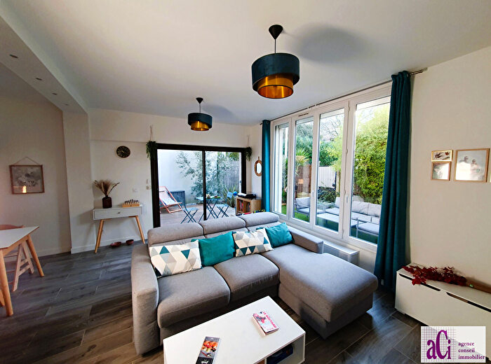 Appartement à vendre - LHaÿ-les-Roses, Petit Robinson - 3 pièces - 2 chambres