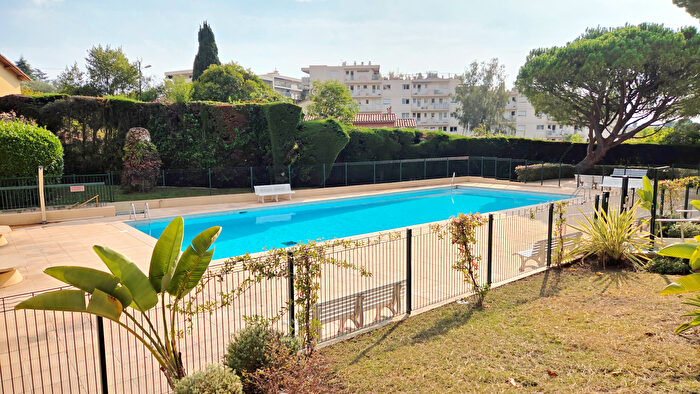 Appartement à louer - Le Cannet, Bas Cannet - 2 pièces - 1 chambre