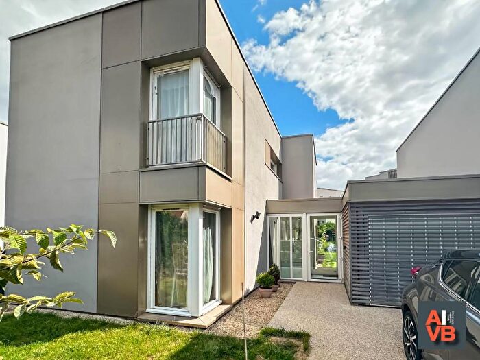 Maison à vendre - Bussy-Saint-Georges - 5 pièces - 4 chambres