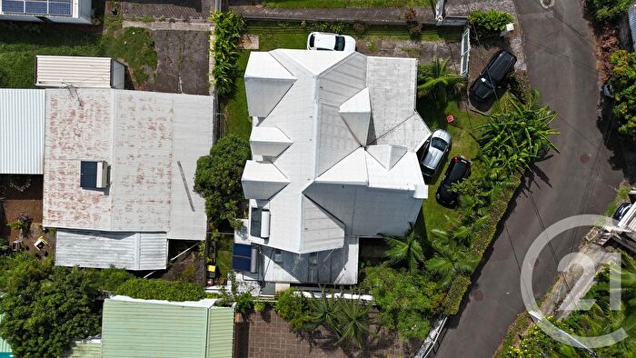 Maison à vendre - Saint-Denis, Bois de Nèfles, Sainte-Clotilde - 11 pièces - 5 chambres