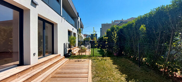 Appartement à vendre - Ambilly - 3 pièces - 2 chambres