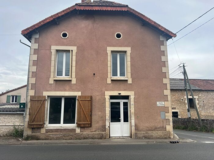Maison 4 pièces à Valdivienne, à vendre