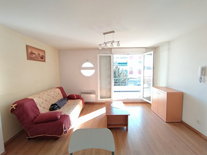 Appartement à louer - Clermont-Ferrand, Cotes de Clermont - 2 pièces - 1 chambre