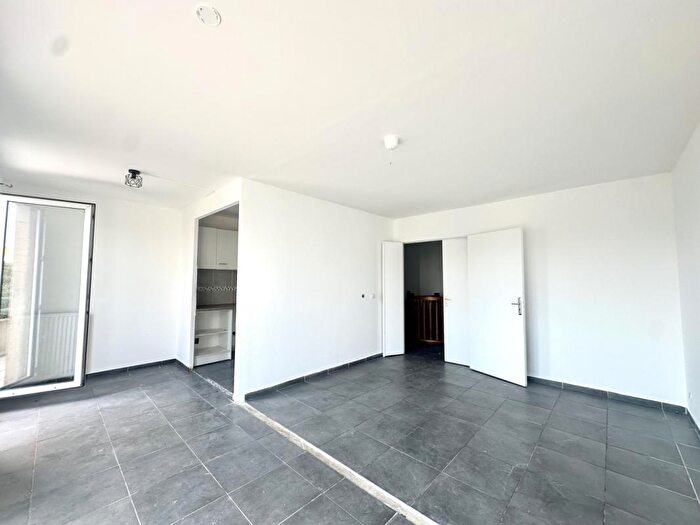 Évry, Les Pyramides : Appartement 4 pièces à vendre