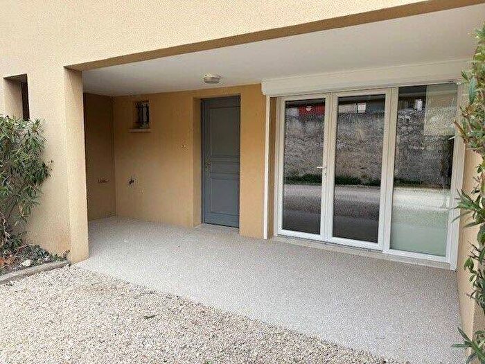 Appartement 3 pièces à louer à Noyau Villageois-Zone Urbaine, Velaux
