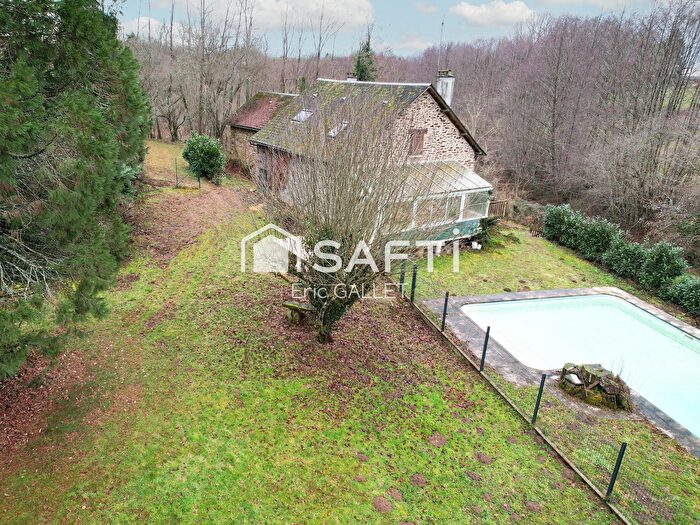 Maison à vendre - Vigeois - 4 pièces - 3 chambres