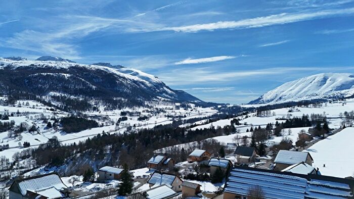 Maison à vendre - Montréal-la-Cluse - 10 pièces - 7 chambres
