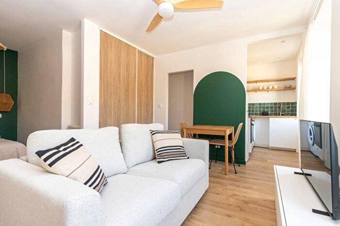 Appartement à louer - La Blancarde, Marseille ème arrondissement - 1 pièce