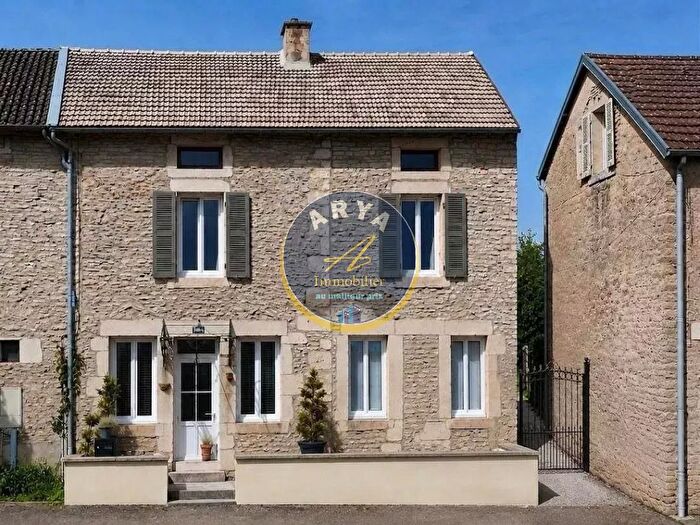 Maison 5 pièces à Saint-Seine-l'Abbaye, à vendre