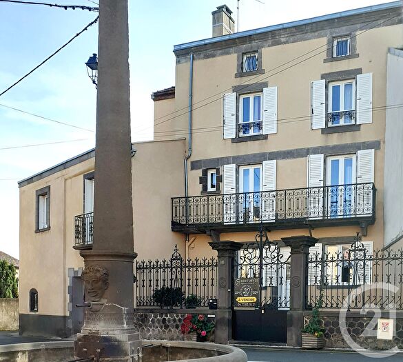 Maison à vendre - Volvic - 9 pièces - 6 chambres