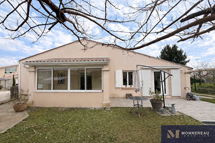 Maison à vendre - Saint-Yrieix-sur-Charente - 3 pièces - 2 chambres