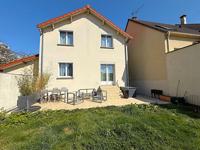 Maison à vendre - Neuilly-sur-Marne, Arpents - 4 pièces - 3 chambres