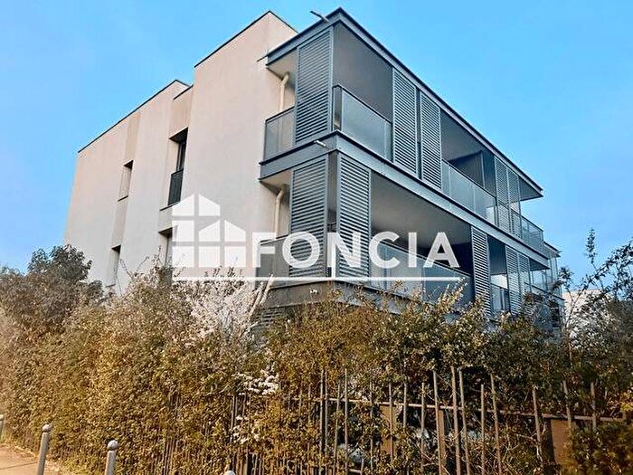 Appartement à louer - Les Charmilles-Parilly Sud-Université-Rebufer, Bron - 3 pièces - 2 chambres