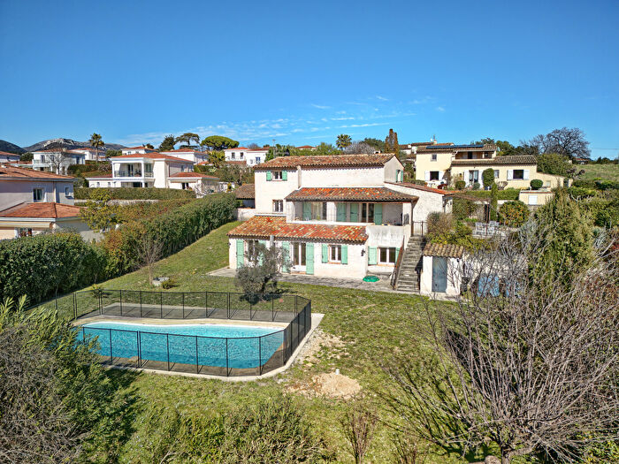 Maison à vendre - La Colle-sur-Loup - 8 pièces - 5 chambres