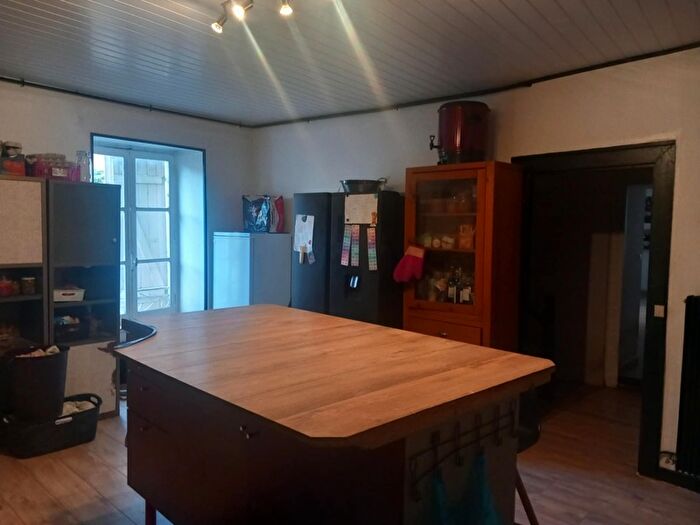 Maison à vendre - Thiers - 6 pièces - 4 chambres